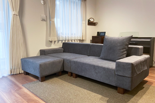 BRICK 4人掛け + BRICK スツールラージ | お客様の声 | ソファ専門店FLANNEL SOFA